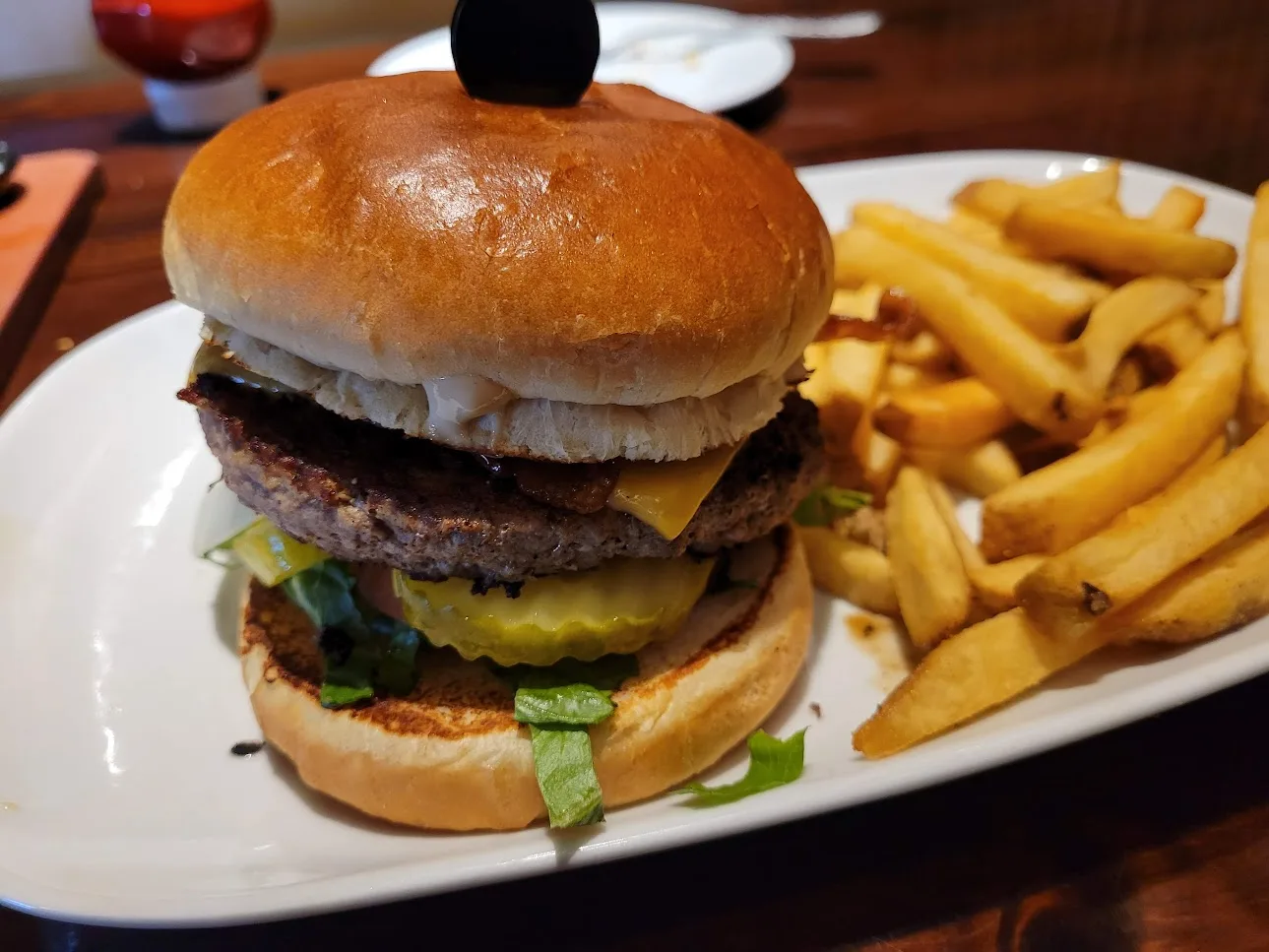Burger Spotlight: Steakhouse Cheeseburger From Longhorn Steakhouse ...
